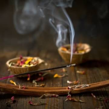 What can you do with Incense Ashes? – Worldly Aromas